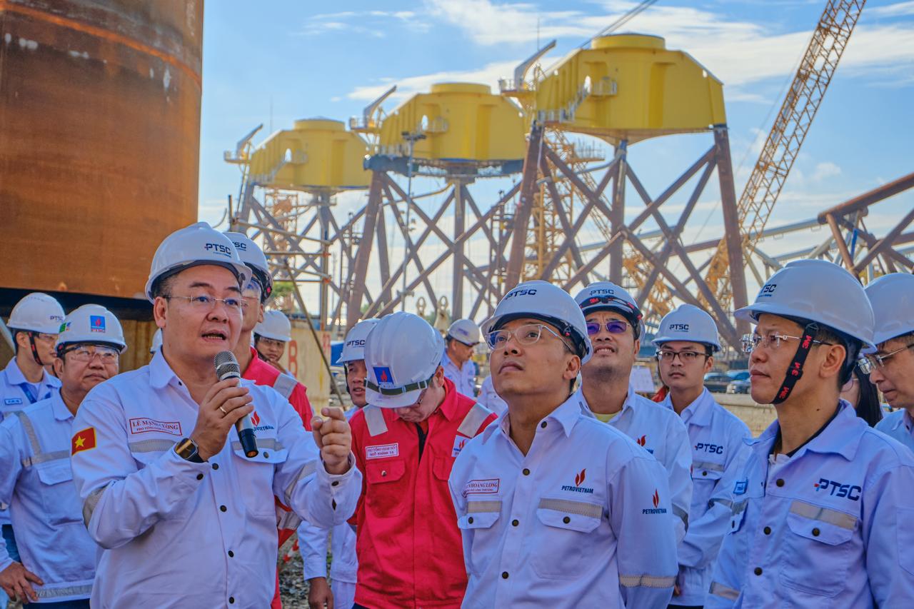 Lãnh đạo Bộ Công Thương thăm và làm việc với Tổng công ty PTSC